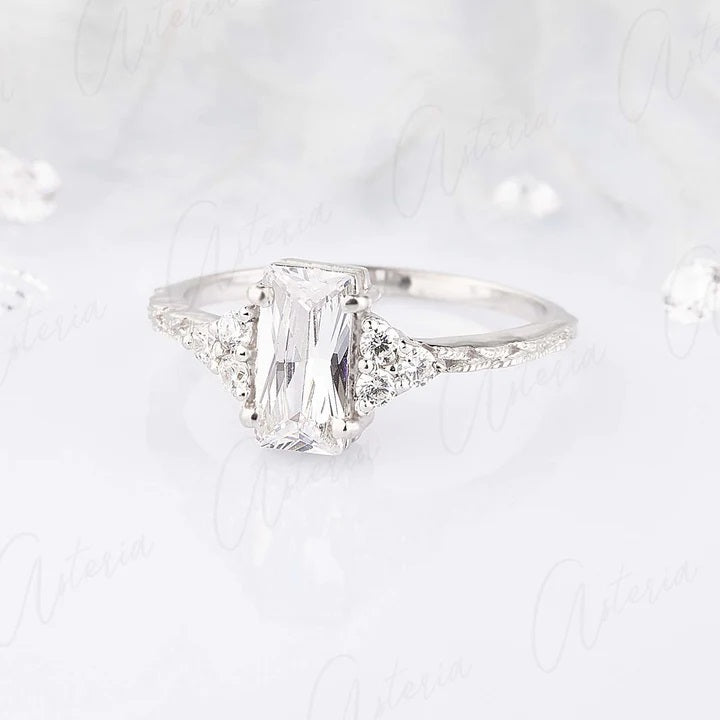 A Guide To Choosing A Gold Or Silver Engagement Ring – YourAsteria